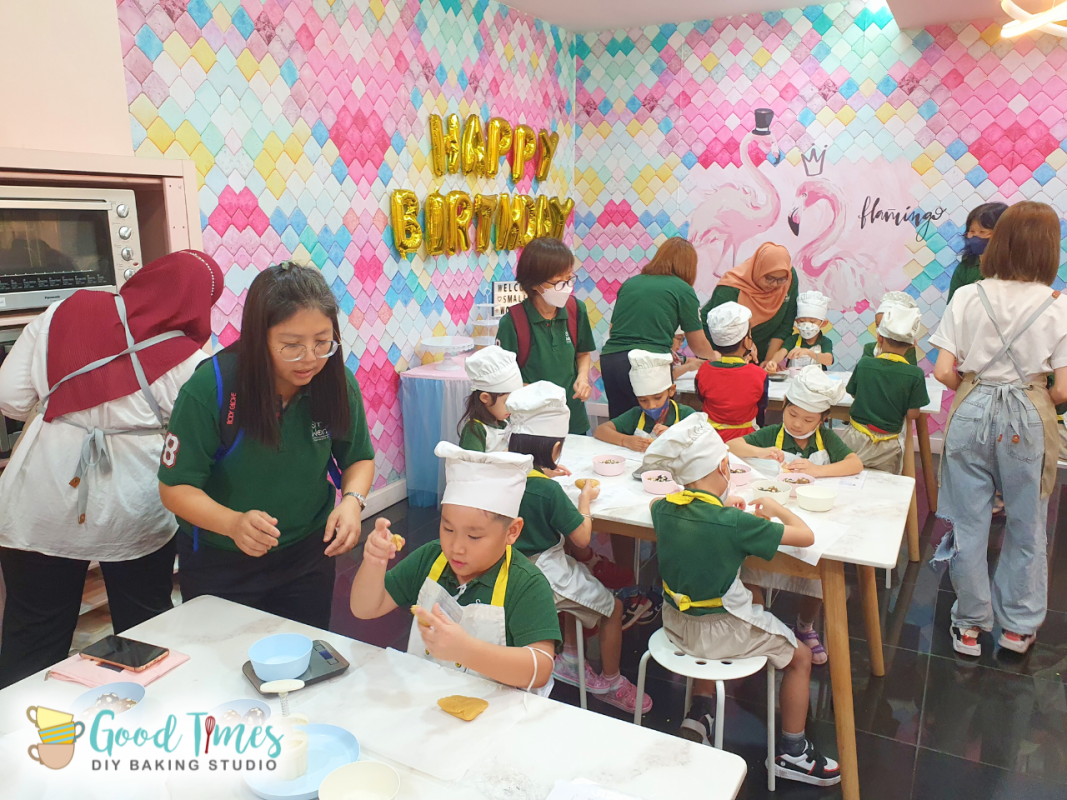 Crafting Traditions: Mooncake Workshop at GoodtimesDIY Studio – Good ...